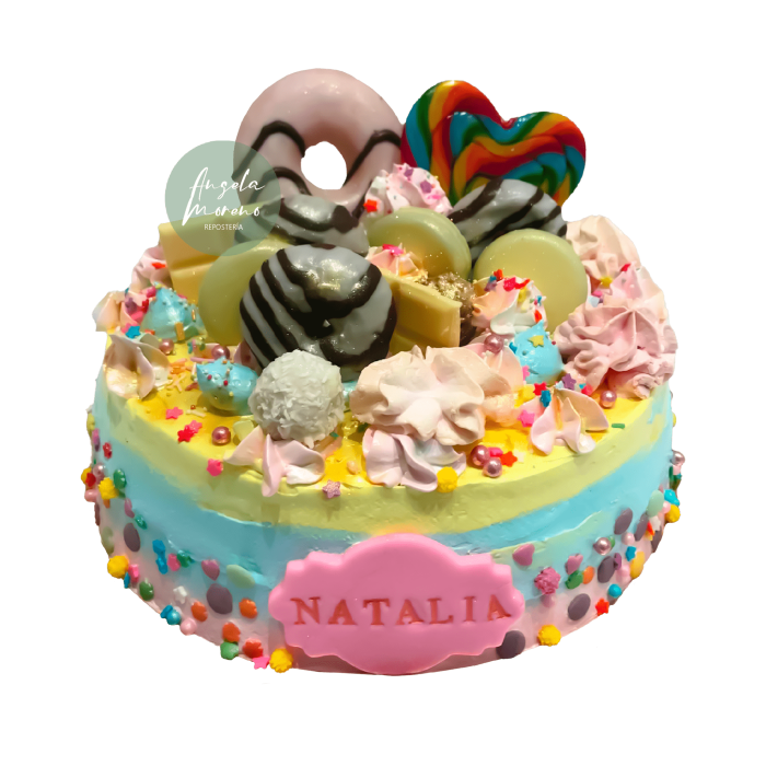 Pastel Divertido Con Dulces | Angela Moreno Repostería